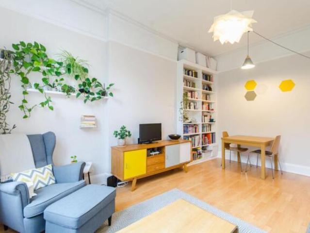 2 bedroom flat for rent in Anson Road, Mapesbury Estate, London, NW2