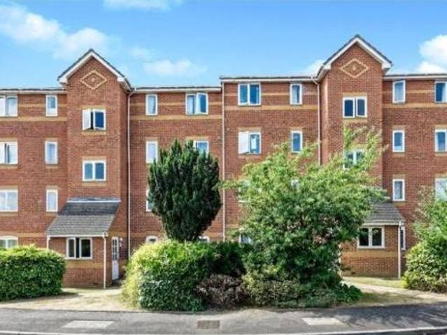 2 bedroom flat for rent in Ascot Court Aldershot GU11