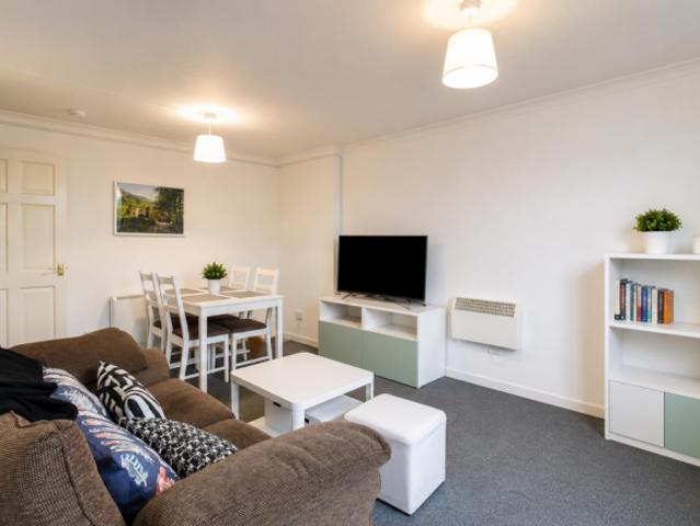 2 bedroom flat for rent in Ashton Court, Leamington Spa, CV32 7PX, CV32