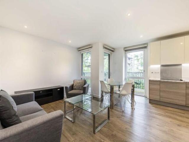 2 bedroom flat for rent in Ashton Reach, Surrey Quays, SE16