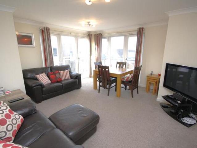 2 bedroom flat for rent in Ashwood Gait, Clermiston, Edinburgh, EH12