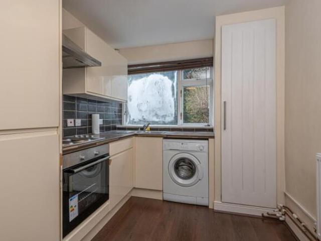 2 bedroom flat for rent in Ash Grove, Leeds, LS6