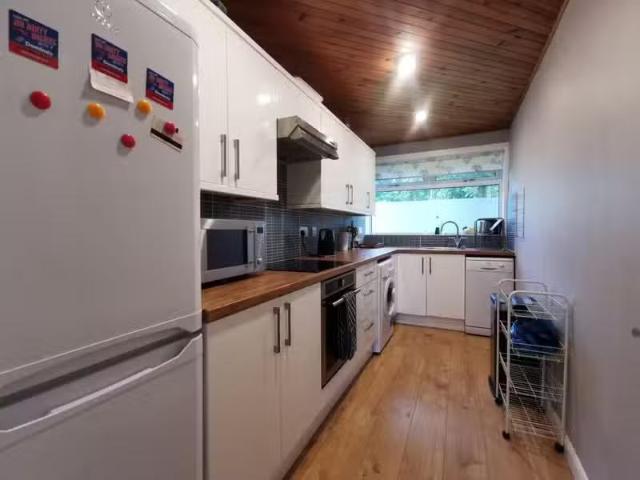 2 bedroom flat for rent in Ash Hill Road, Aberdeen, AB16