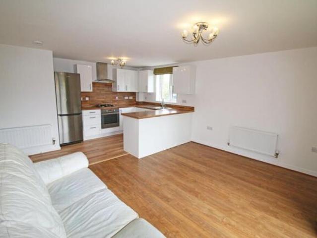 2 bedroom flat for rent in Ashbourn Way, Llanishen, CF14