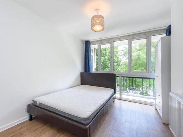 2 bedroom flat for rent in Ashbourne Court, Ashbourne Close, North Finchley, London, N12