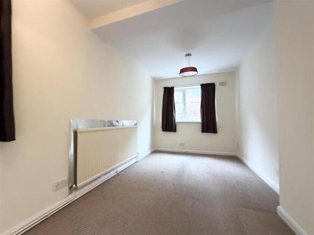2 bedroom flat for rent in Ashburton Road, Southsea Hampshire, PO5