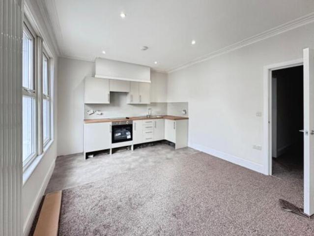 2 bedroom flat for rent in Ashburnham Road, Southend On Sea, SS1