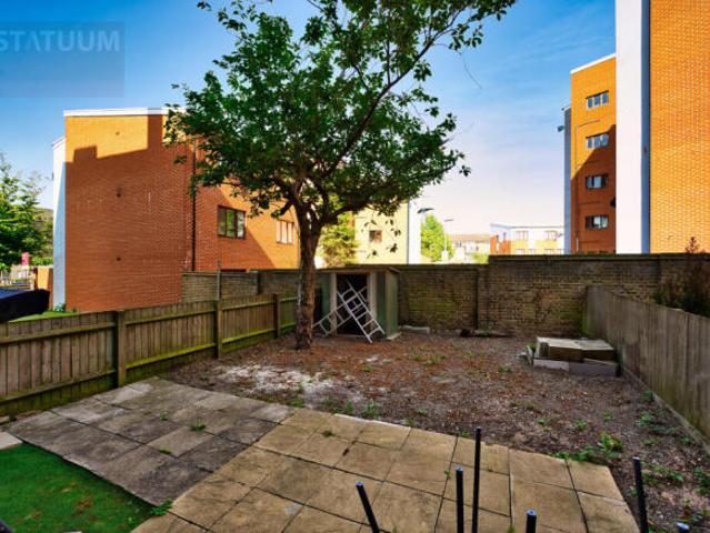 2 bedroom flat for rent in Ashdown House, Upper Clapton, Hackney, London, E5