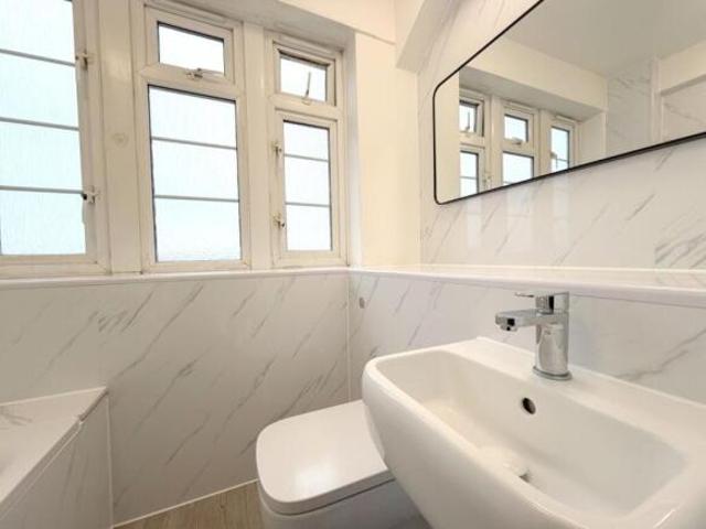 2 bedroom flat for rent in Ashford Court, Cricklewood, NW2