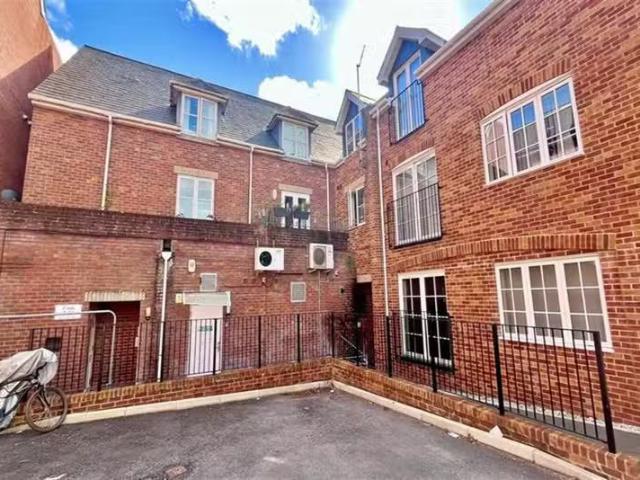 2 bedroom flat for rent in Ashley Cross, BH14