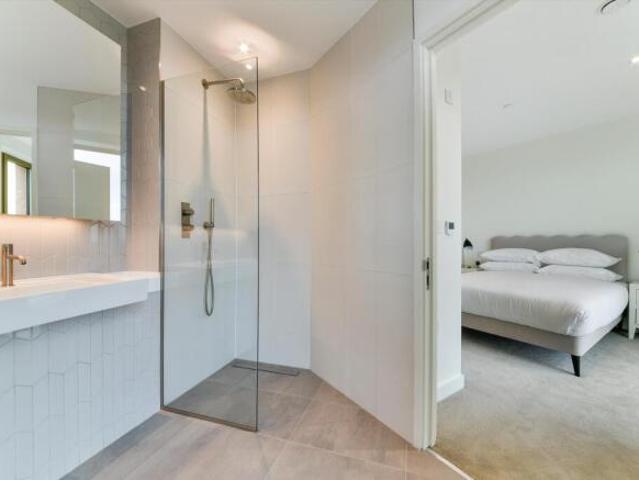 2 bedroom flat for rent in Ashley Road, London, N17