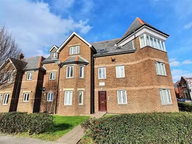 2 bedroom flat for rent in Ashley Road, Poole, BH14