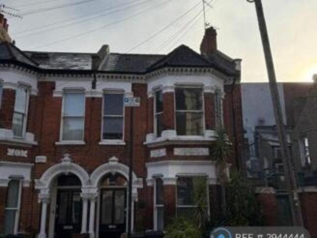 2 bedroom flat for rent in Ashmere Grove, London, SW2