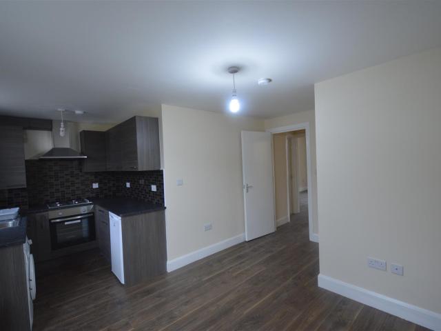 2 Bedroom Flat for rent in Askew Road, Shepherds Bush