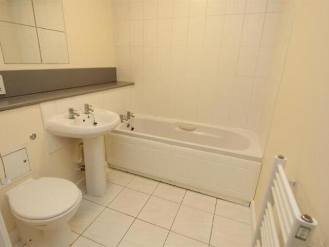 2 bedroom flat for rent in Aspect 14, Elmwood Lane, LS2