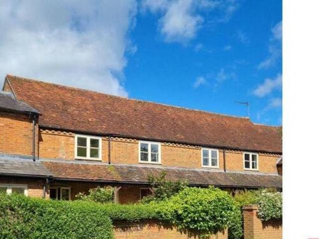 2 Bedroom Flat For Rent In Aston Abbotts, Bucks