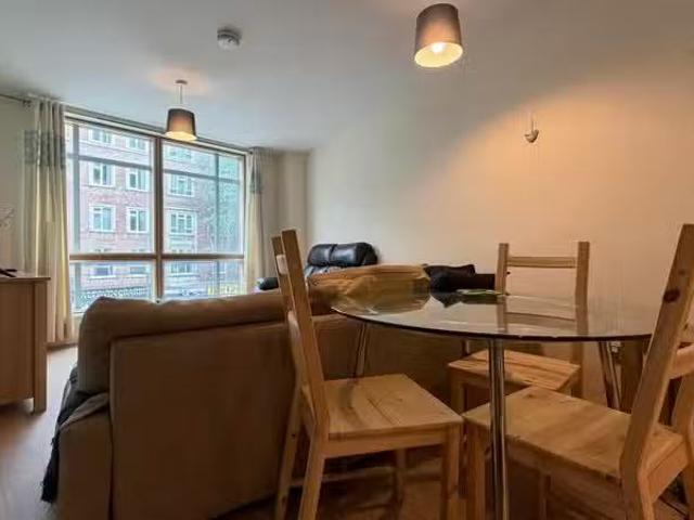 2 bedroom flat for rent in Apollo Apartments, Baldwin Street.
