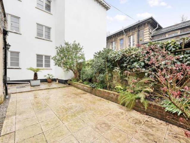 2 bedroom flat for rent in Parklands, Tyndalls Park Road, BS8