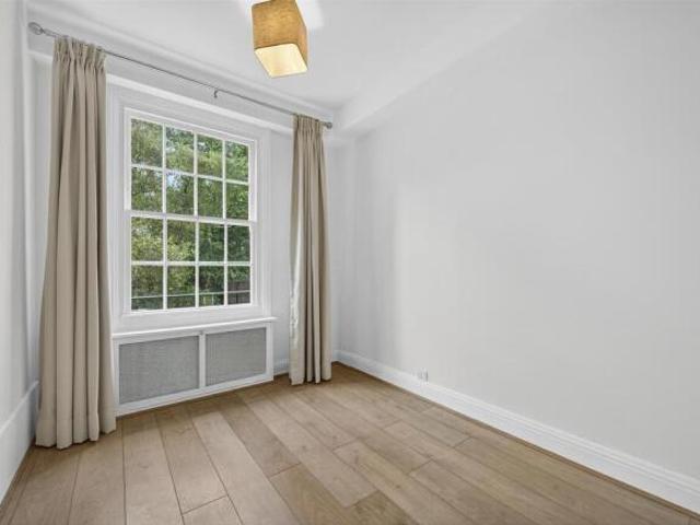 2 bedroom flat for rent in Apsley House, St Johns Wood, NW8