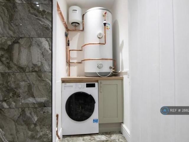 2 bedroom flat for rent in Apsley Villas, Bristol, BS6