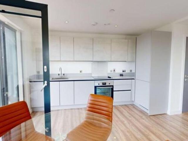 2 bedroom flat for rent in Apt 220, 55 Herschel Street, Slough, Berkshire, SL1