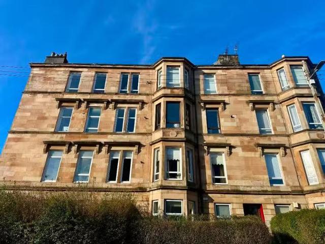 2 bedroom flat for rent in Armadale Street, Dennistoun, Glasgo.