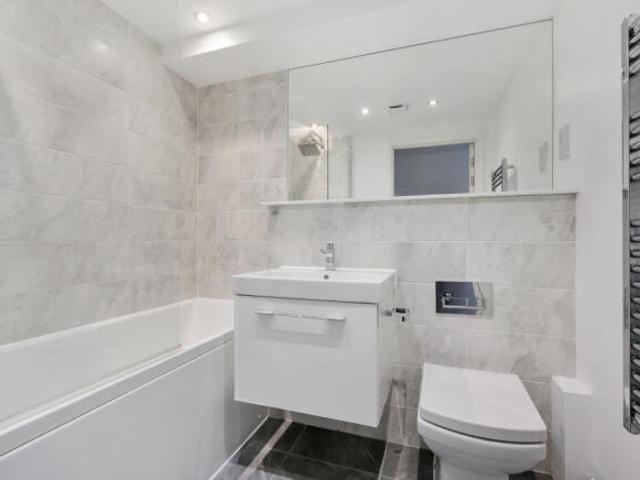 2 bedroom flat for rent in Arodene House, Perth Road, Ilford, IG2