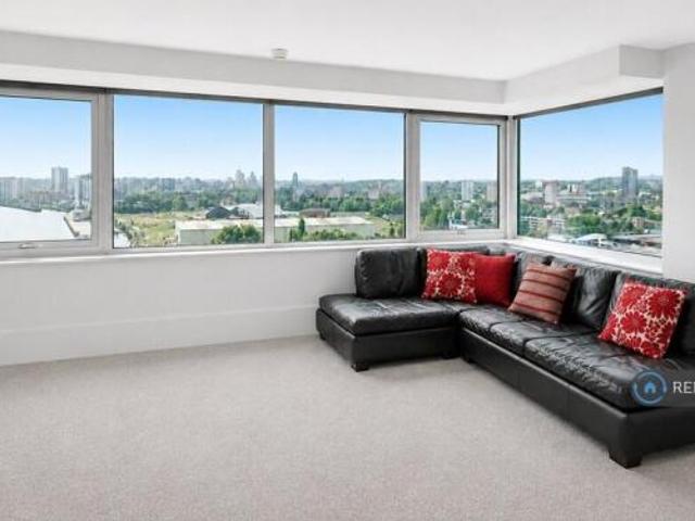 2 bedroom flat for rent in Aragon Tower, London, SE8