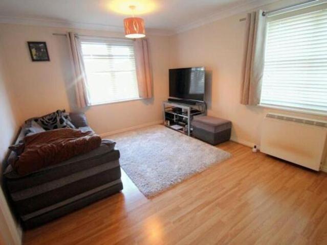 2 bedroom flat for rent in Arborfield Close, Lincoln Court, SL1