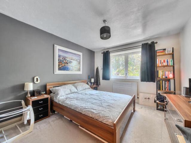 2 bedroom flat for rent in Archers Road, Southampton, Hampshire, SO15