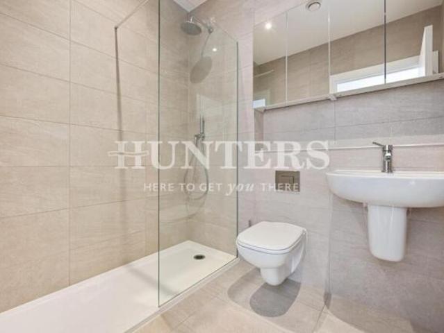 2 bedroom flat for rent in Archway Road, London, N6