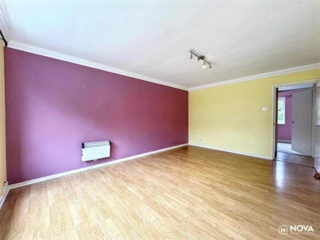 2 bedroom flat for rent in Arden Place, Luton, LU2