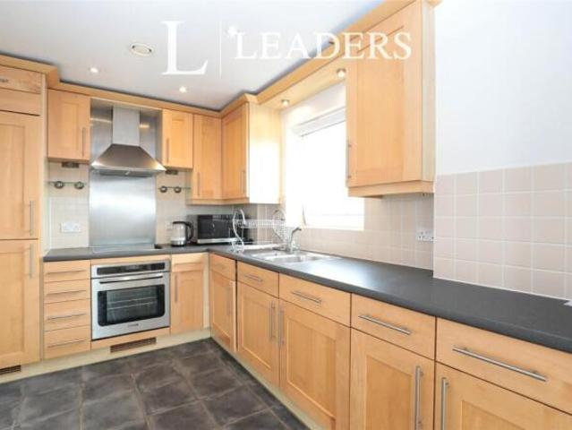 2 bedroom flat for rent in Arethusa House, Gunwharf Quays, PO1