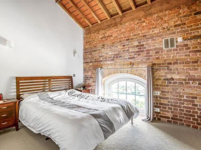 2 bedroom flat for rent in Argyll Road, Royal Arsenal, SE18