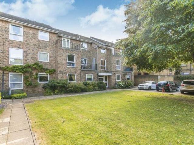 2 bedroom flat for rent in Arragon Road, Twickenham, TW1