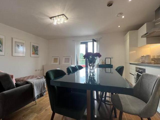 2 bedroom flat for rent in Arrandene House, Royal Engineers Way, Mill Hill, Barnet, London, NW7
