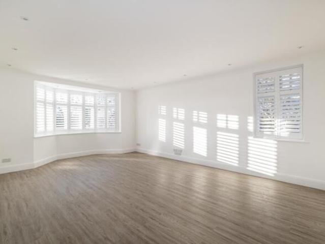 2 bedroom flat for rent in Arterberry Road London SW20