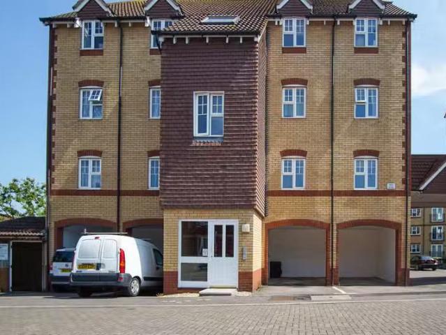 2 bedroom flat for rent in Arthurs Close, Emersons Green, BS16