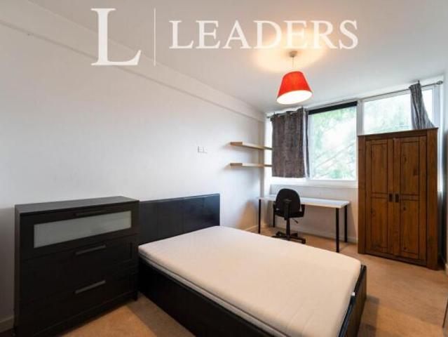 2 bedroom flat for rent in Arundel Street, Portsmouth, PO1