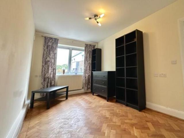 2 bedroom flat for rent in Athena Court, Childs Hill, NW2