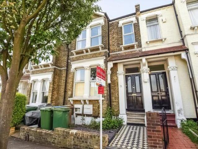2 bedroom flat for rent in Athenlay Road, Nunhead, London, SE15