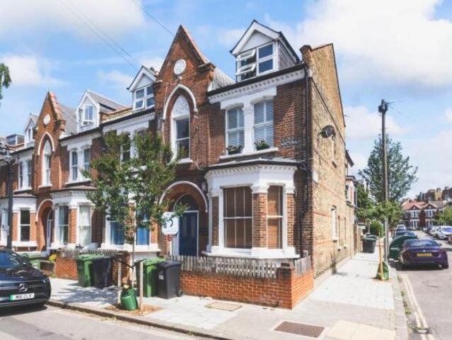 2 bedroom flat for rent in Atherfold Road, London, SW9