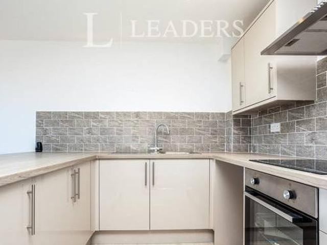 2 bedroom flat for rent in Atlantic House Jengers Mead RH14