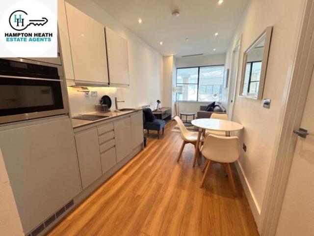 2 bedroom flat for rent in Atria House, Bath Road, Slough, SL1