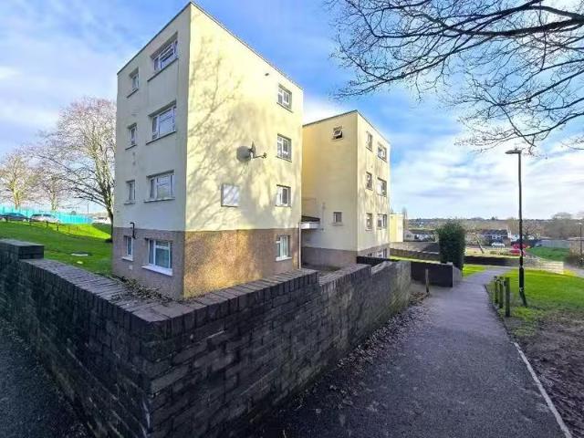 2 bedroom flat for rent in Attoxhall Road, Wyken, CV2