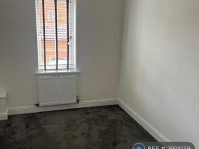 2 bedroom flat for rent in Audenshaw, Manchester, M34