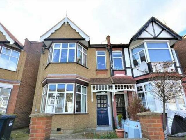 2 bedroom flat for rent in Audley Road Hendon NW4