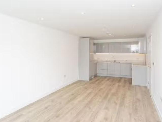 2 bedroom flat for rent in Augustus House, HP1, Hemel Hempstea.