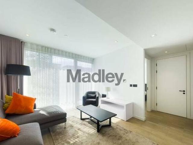 2 bedroom flat for rent in Aurora Gardens London SW11