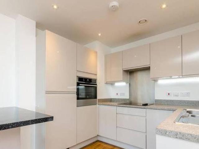2 bedroom flat for rent in Austen House GU1 Guildford GU1